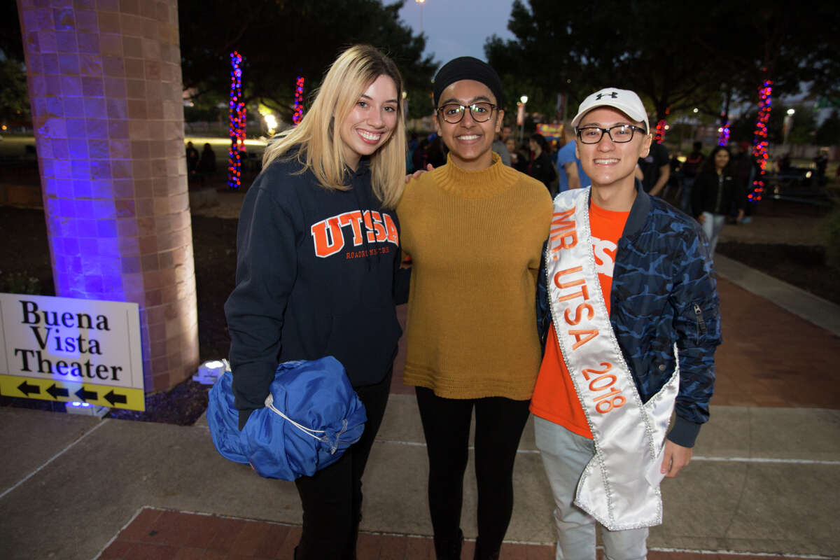 Photos: UTSA spreads holiday cheer at Light Up the Plaza