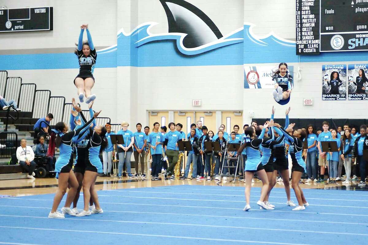 Shark alert! Shadow Creek High giddy at undefeated team’s first trip to ...
