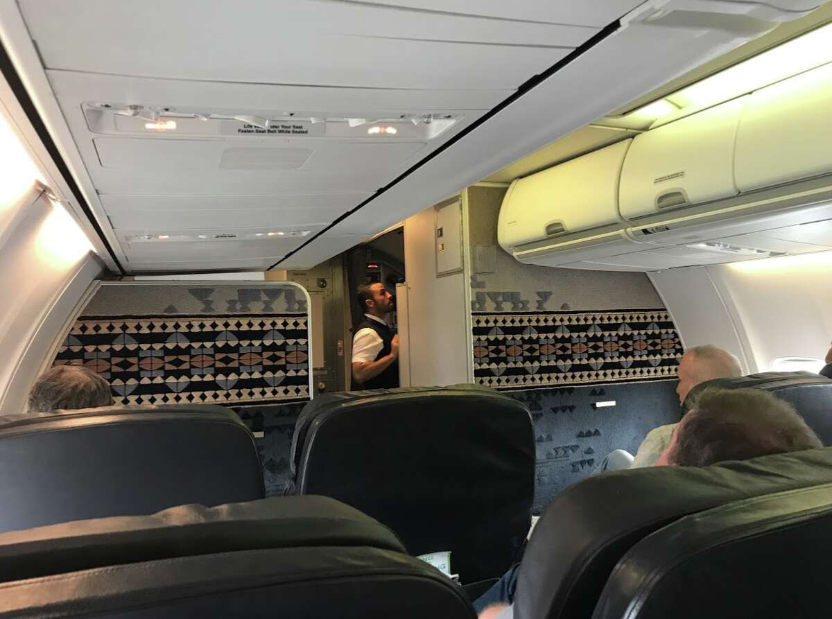 How to fly to Hawaii in first class