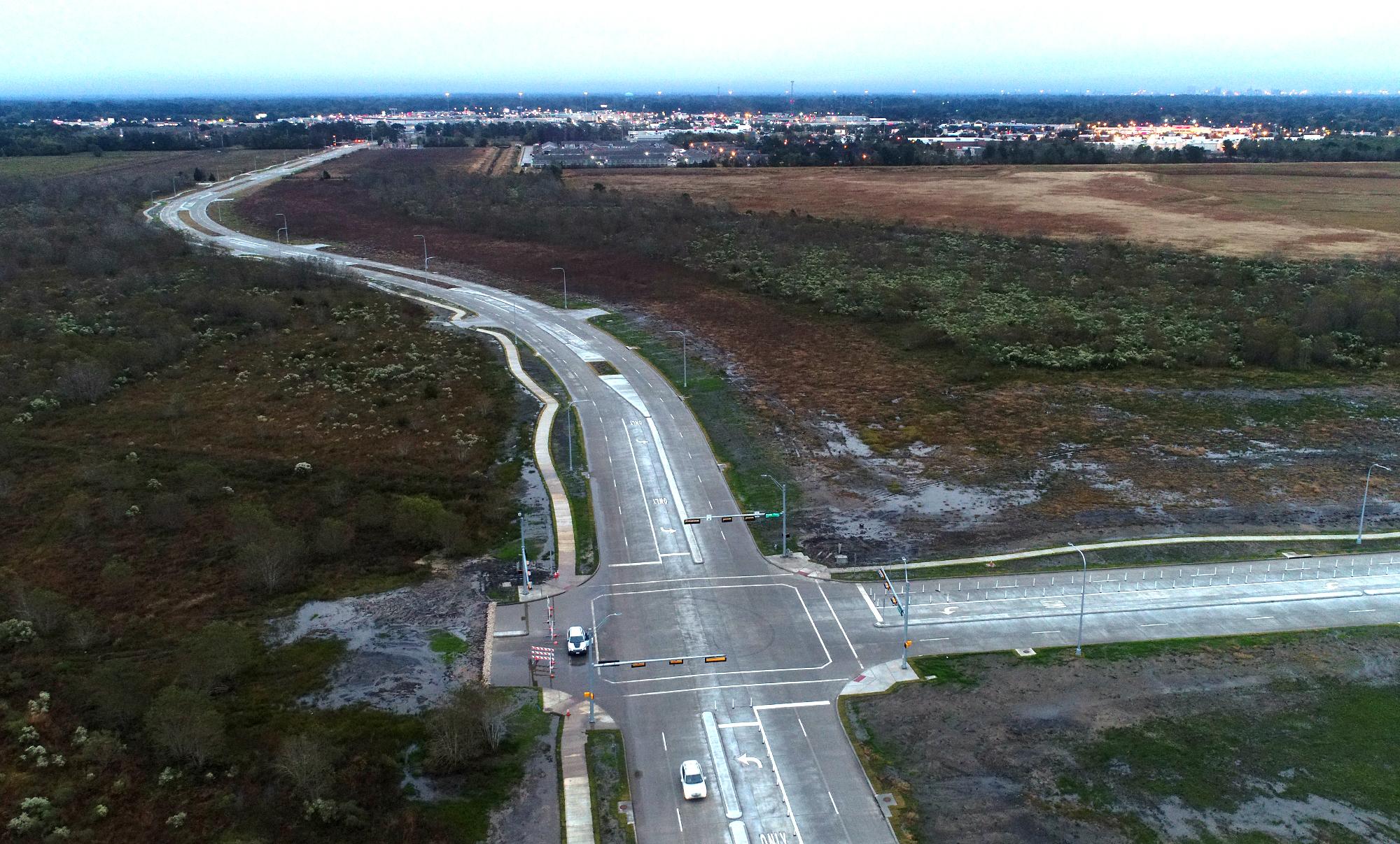 Northwest Parkway opens, linking North Major and Parkdale Mall area