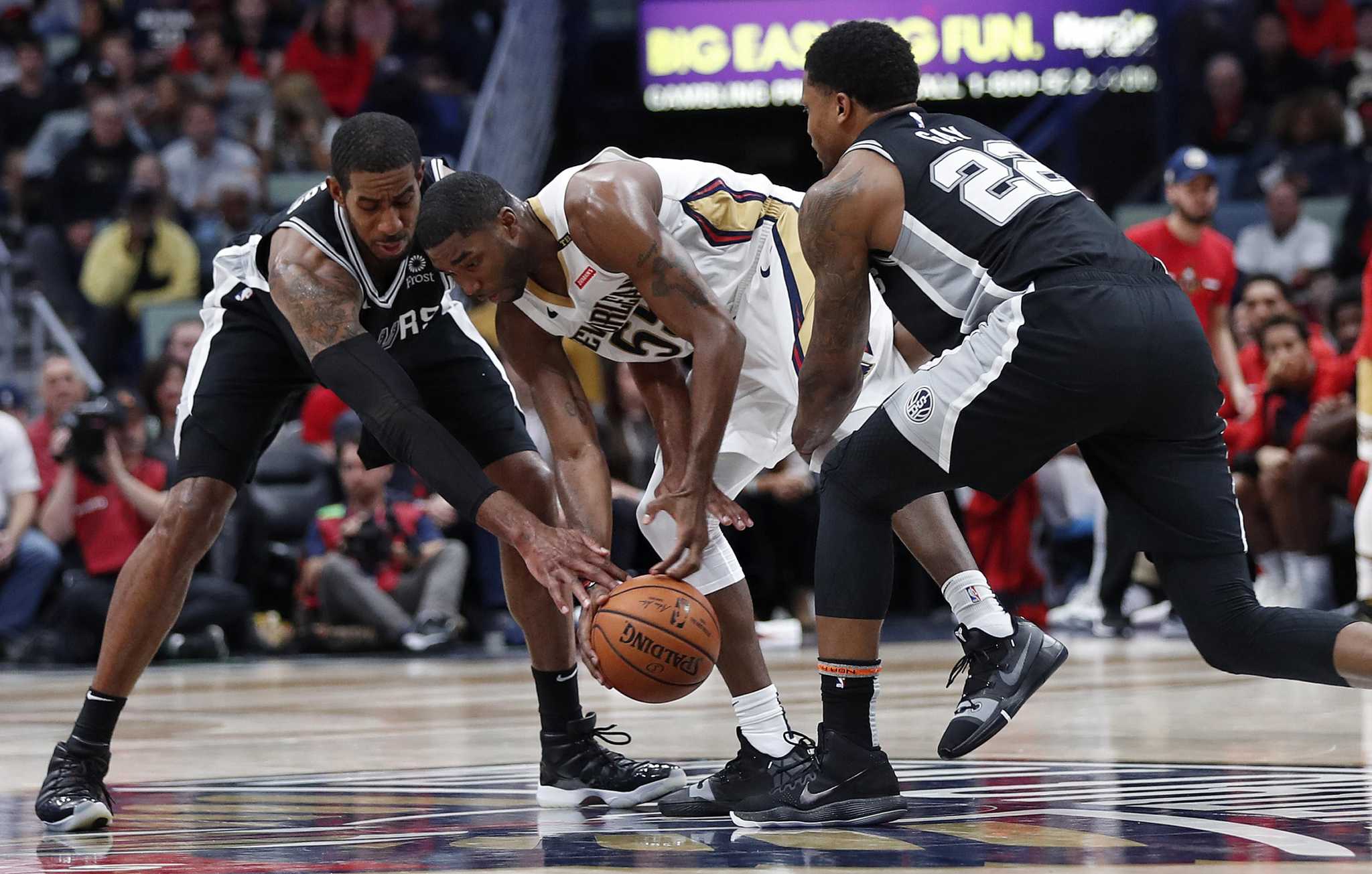 Defense back in the crosshairs as Spurs seek for traction