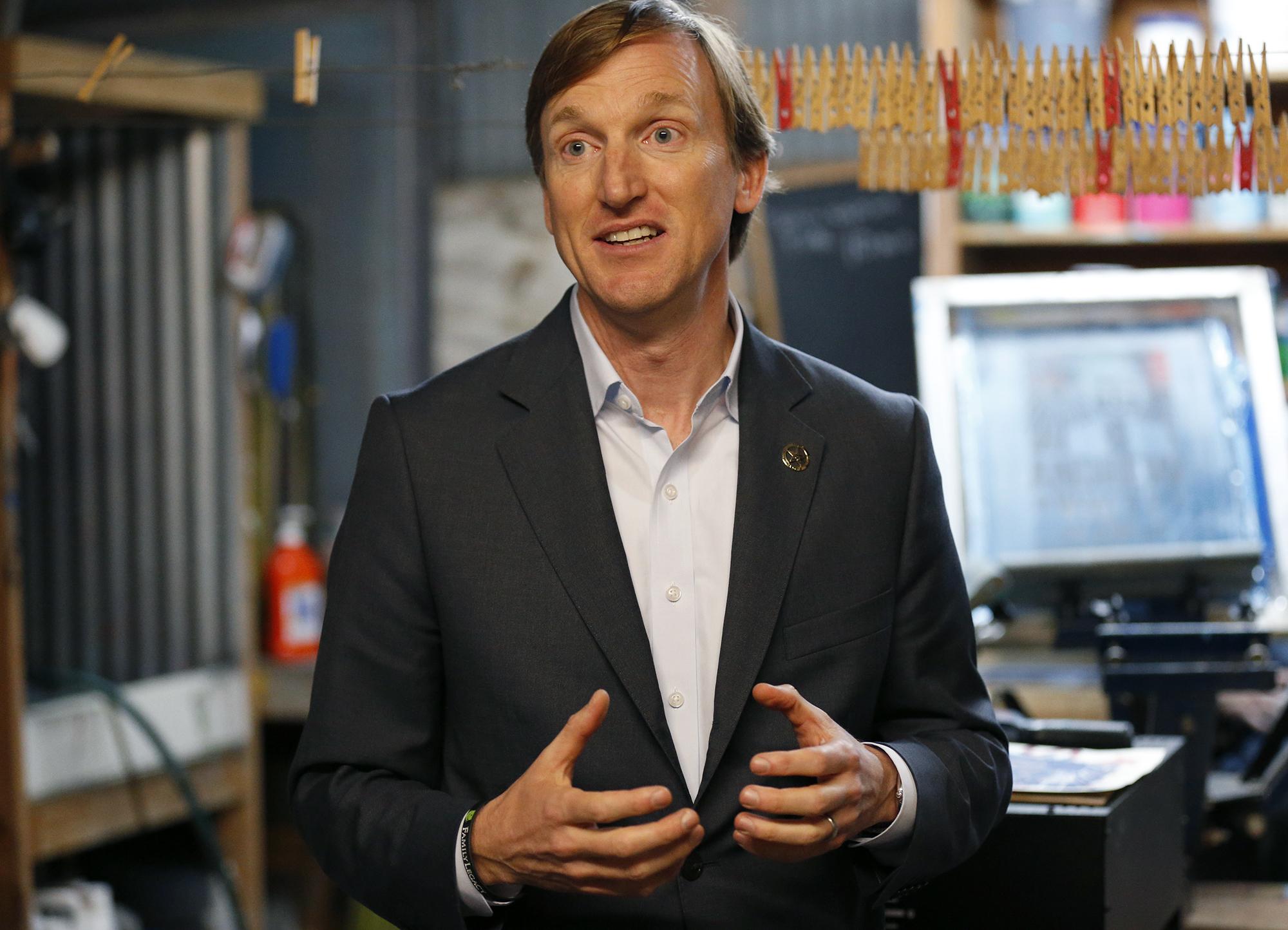 Son of Texas governor ends gubernatorial campaign