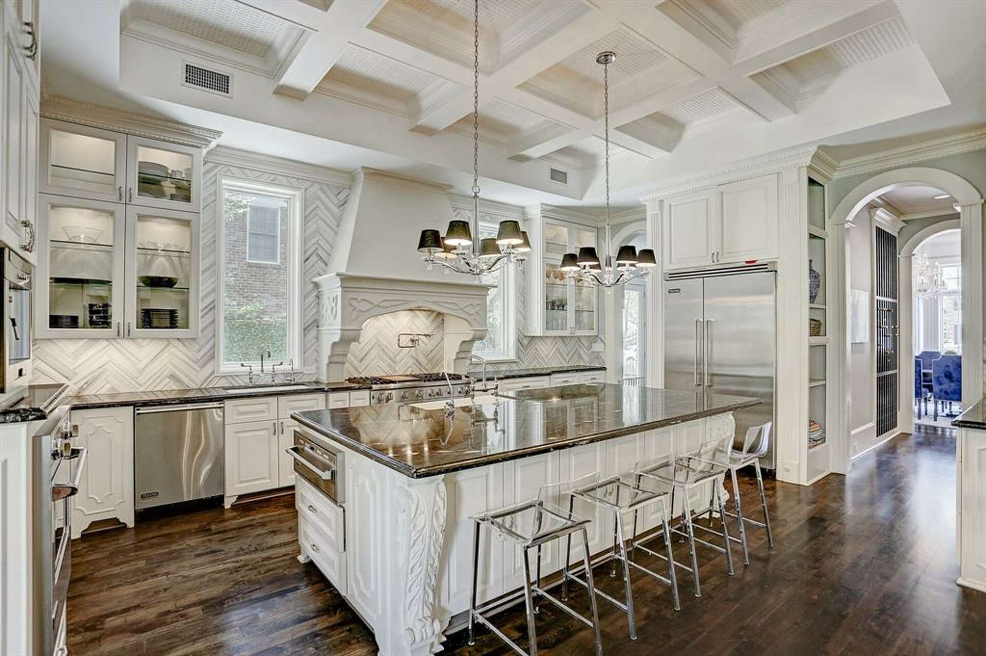 Houzz study: Kitchens are getting bigger and more modern