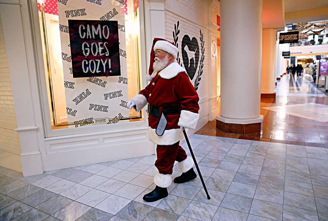 ‘Selfie Santa’ is coming to the mall