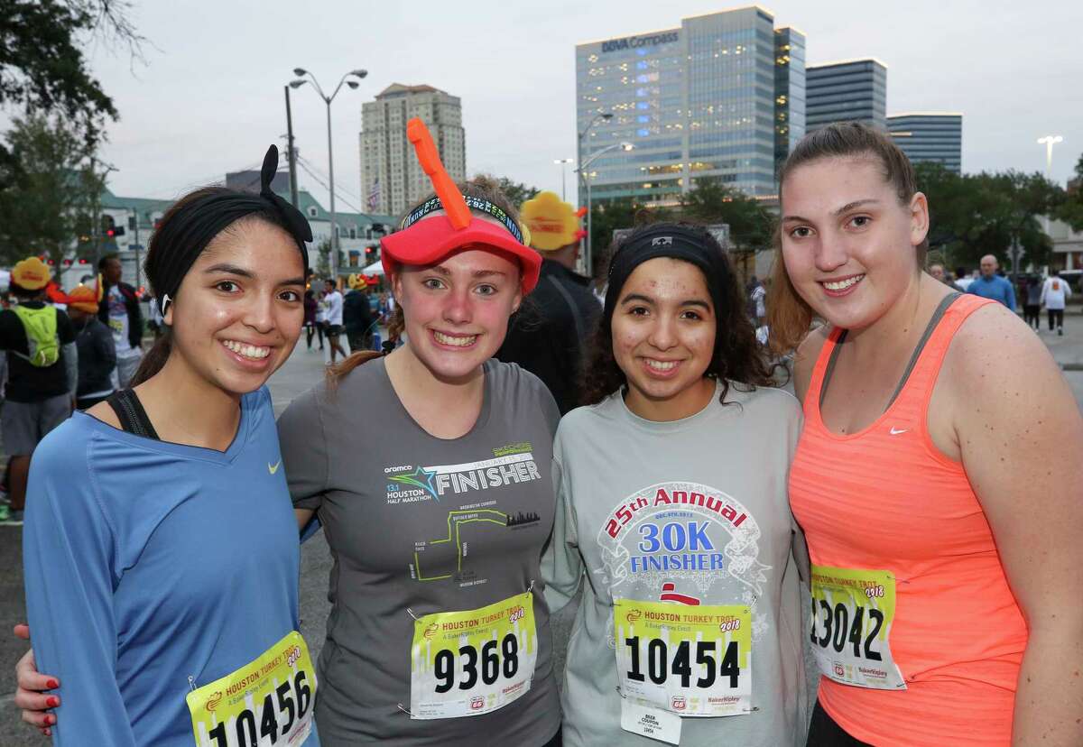 Houstonians start off Thanksgiving Day right with 26th annual Turkey Trot