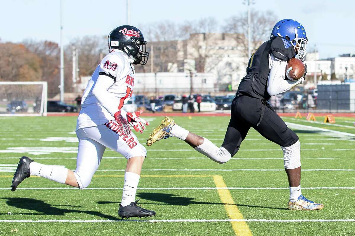 Harding rolls past Central to claim city championship