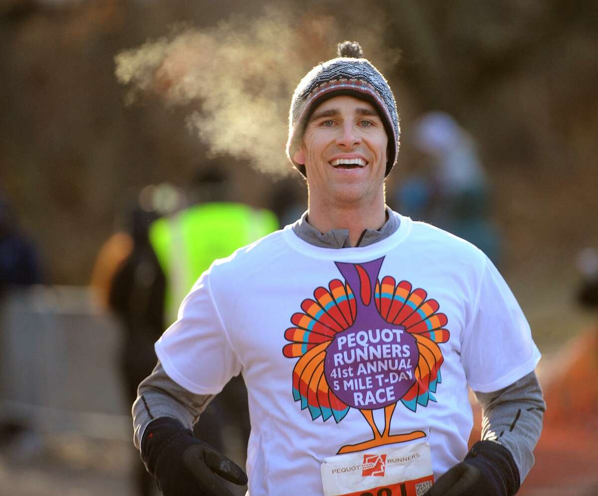 Fairfield couple gets engaged at race’s finish line