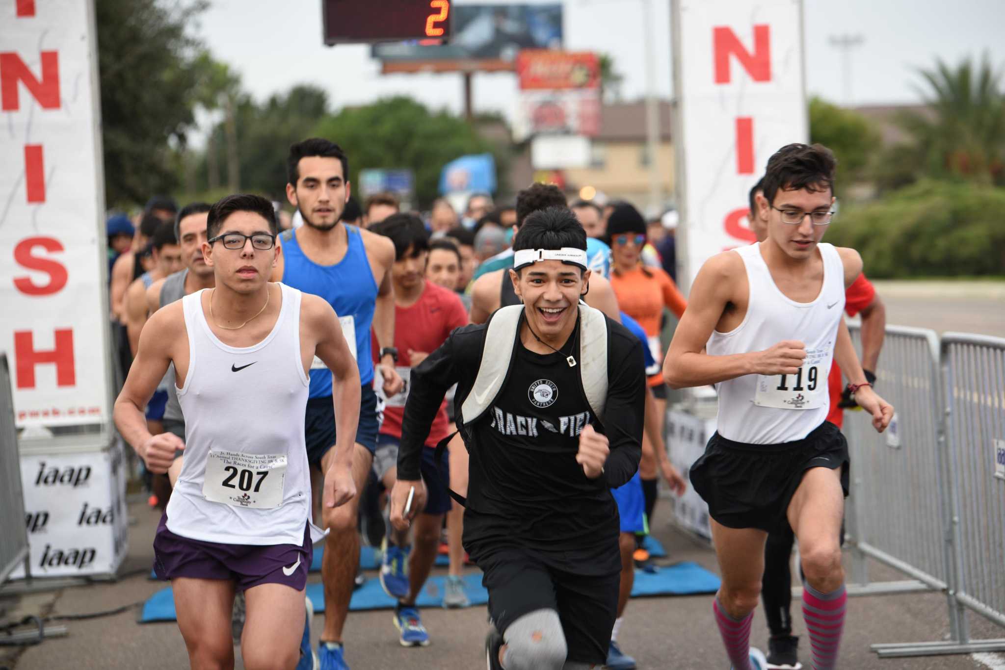 Over 450 participate in run/walk in Laredo benefitting charity