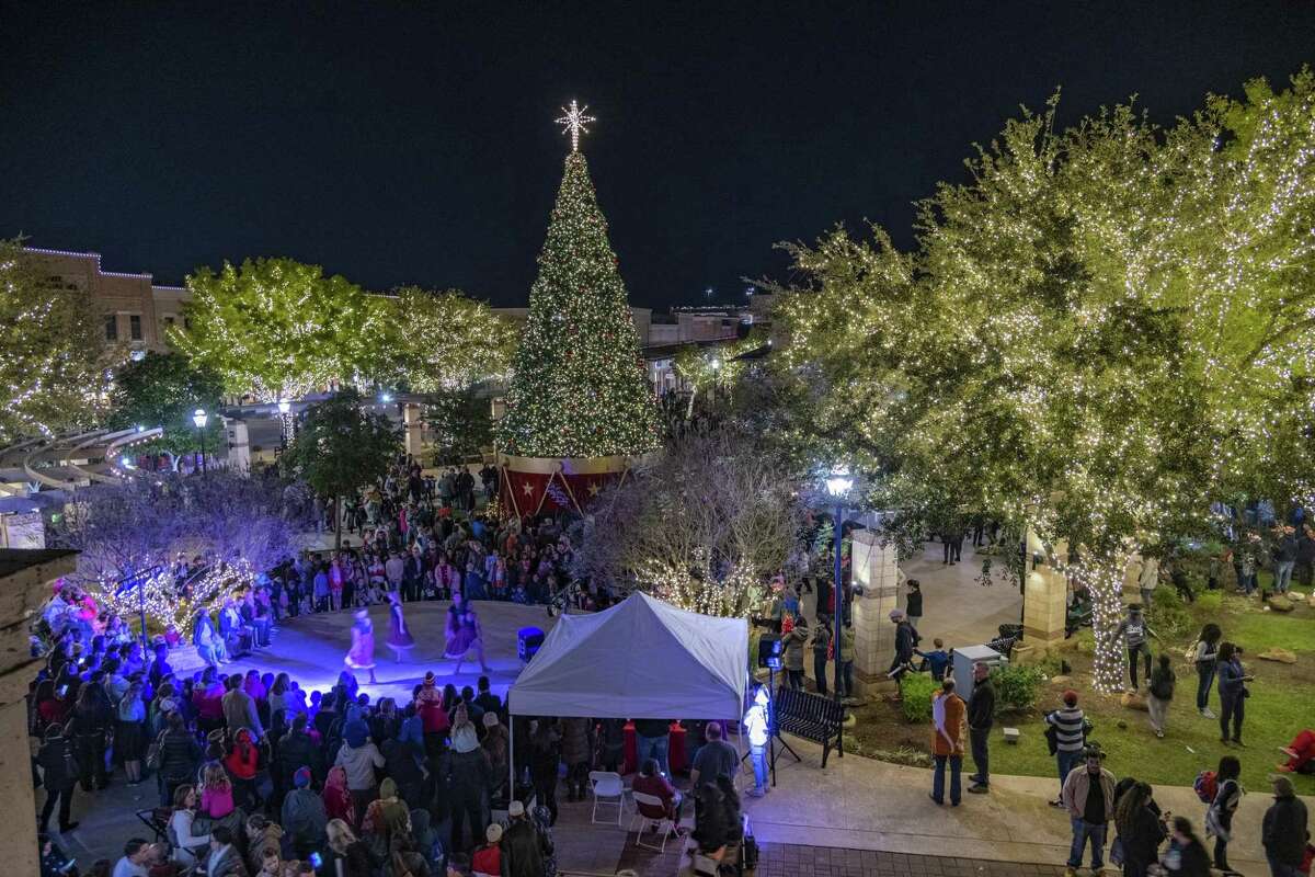 LaCenterra celebrates the season