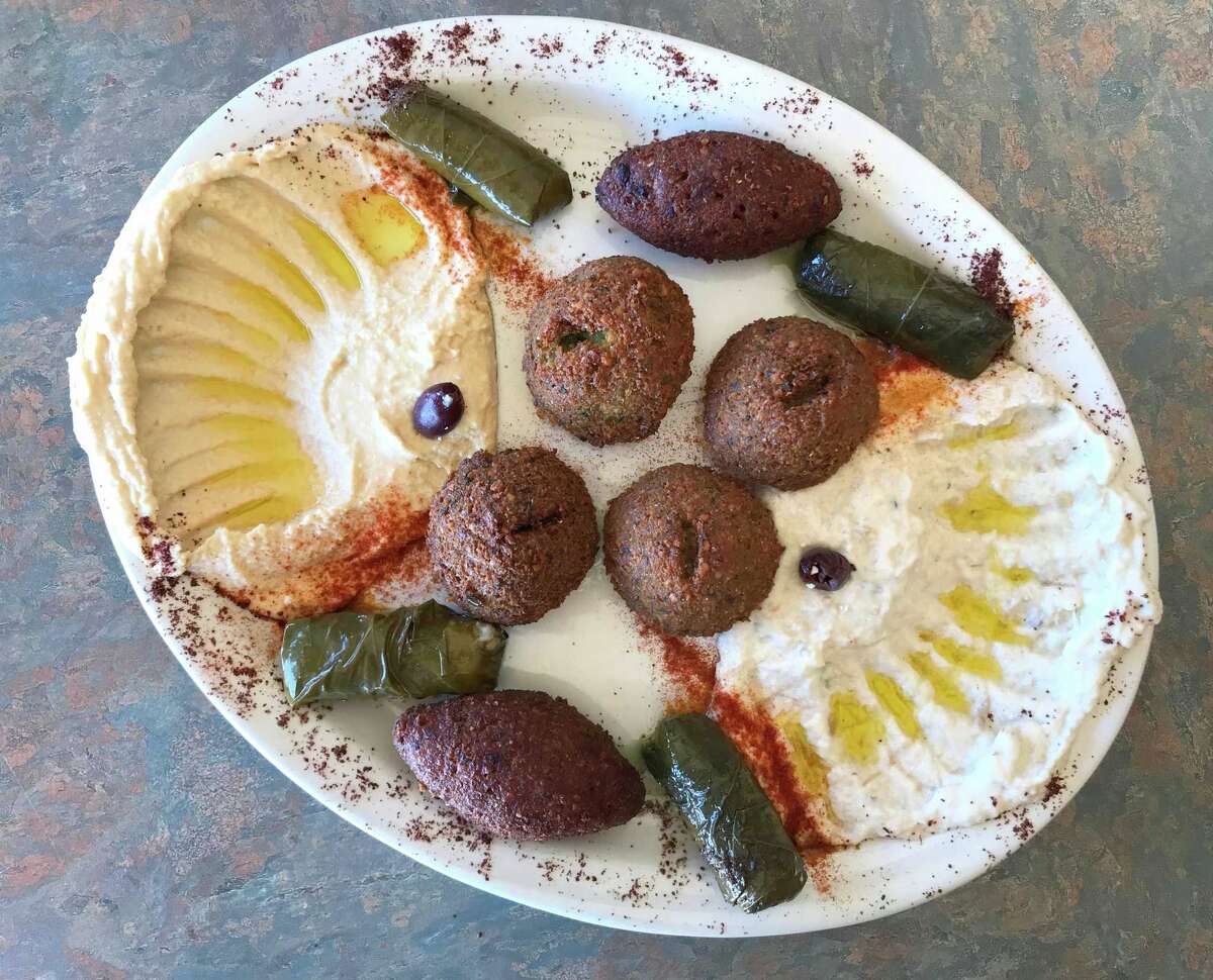 Review: Spirited Iraqi dishes star at new Medical Center restaurant ...