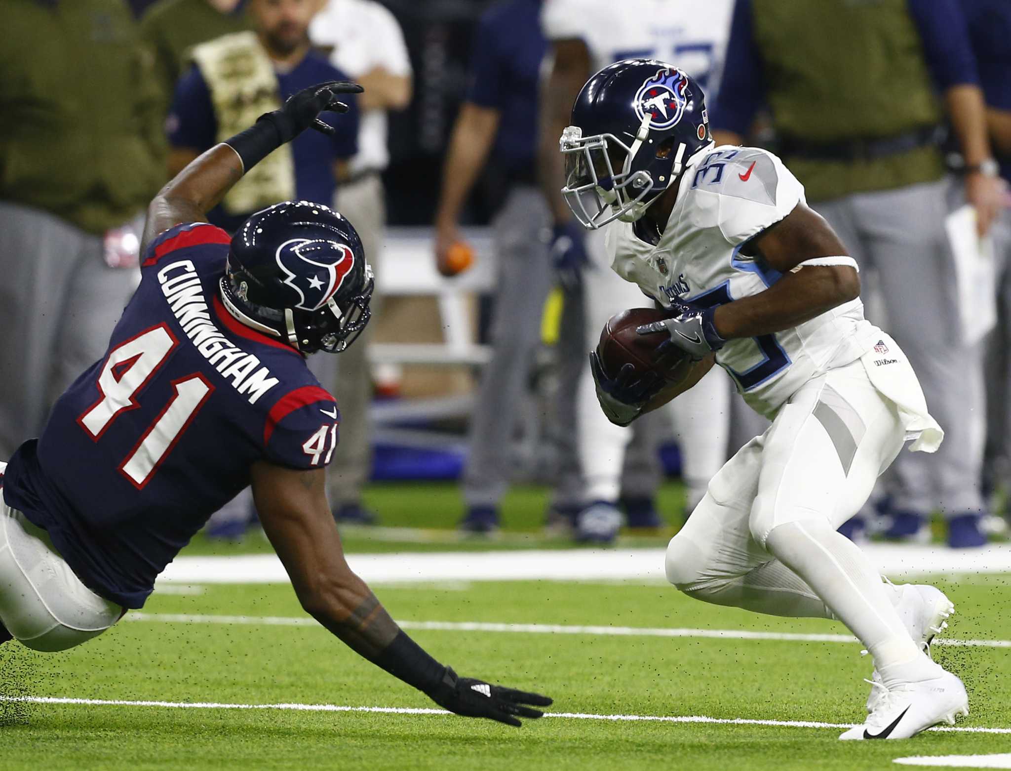 Texans linebacker Zach Cunningham returns