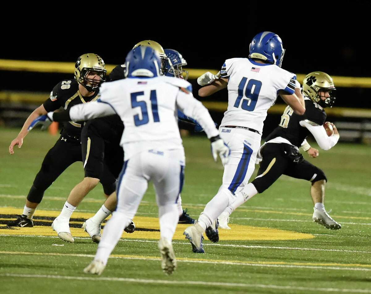 McCabe (5 TDs), top-seeded Hand make quick work of Bunnell in Class L ...