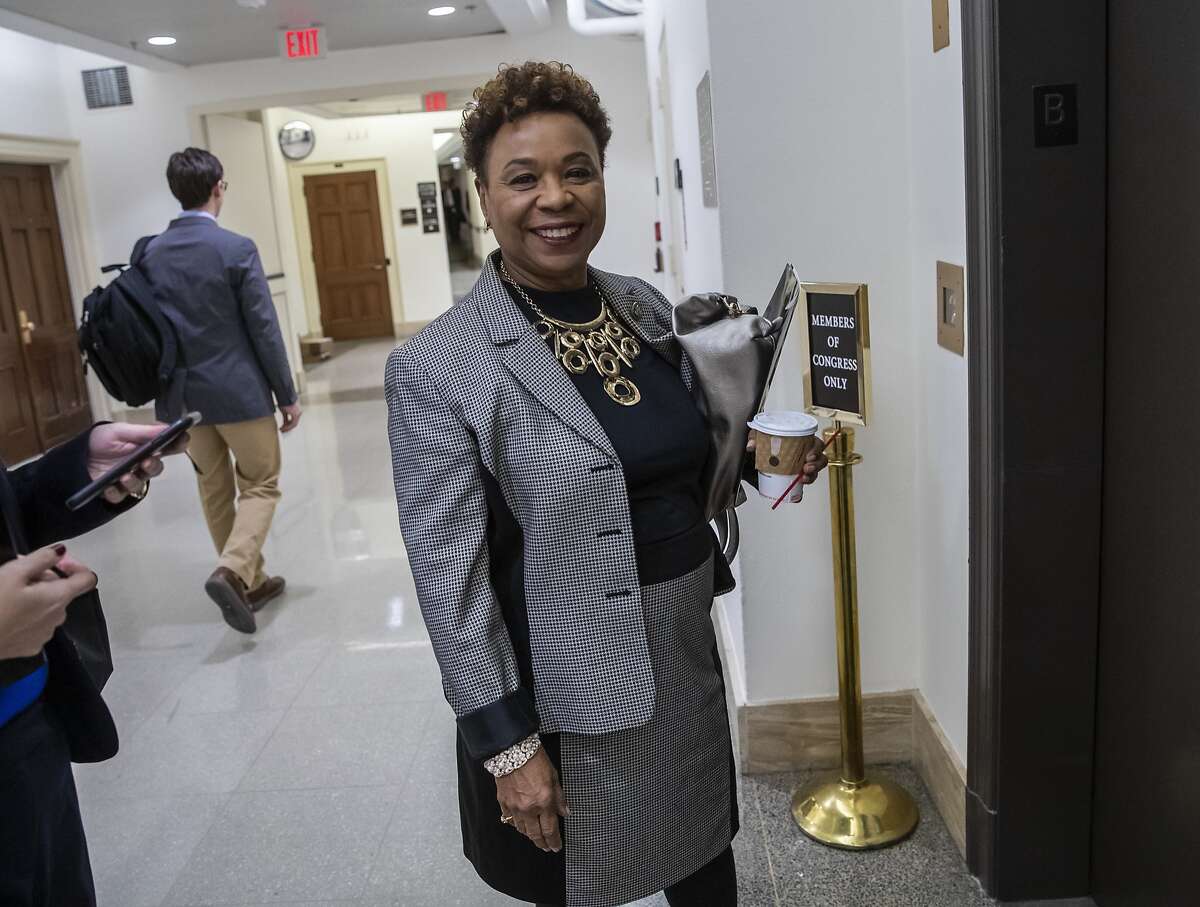 Rep. Barbara Lee narrowly defeated in bid for House Dem leadership job