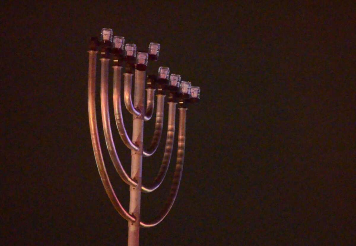 Firefighters save holy scrolls from burning Houston synagogue