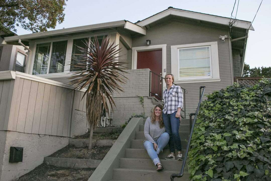 Military couple’s fee to return to Oakland home unlawful, suit says