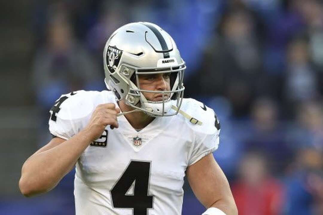Raiders QB Derek Carr avoiding INTs, still wants to ‘push the ball’