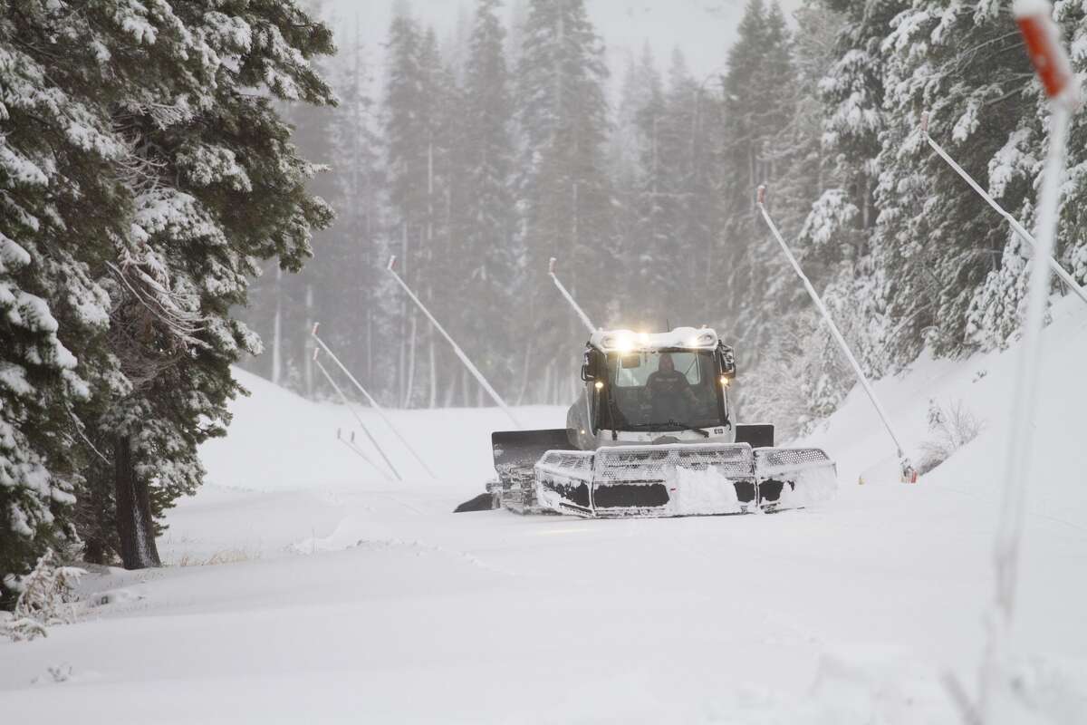 Life-threatening blizzard to pummel Sierra Nevada: 'Zero visibility in ...