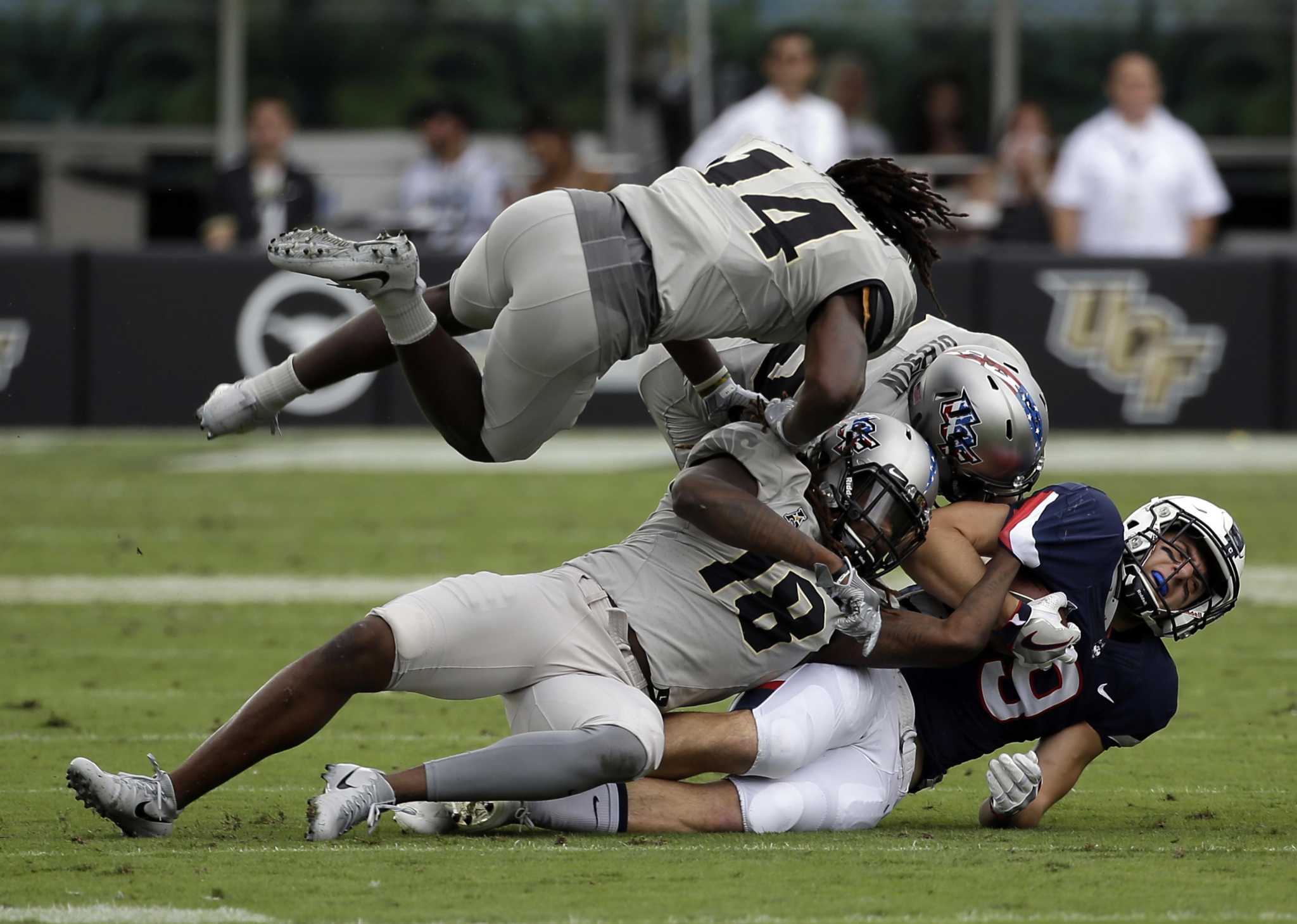 UConn tight end Tyler Davis announces that he is transferring