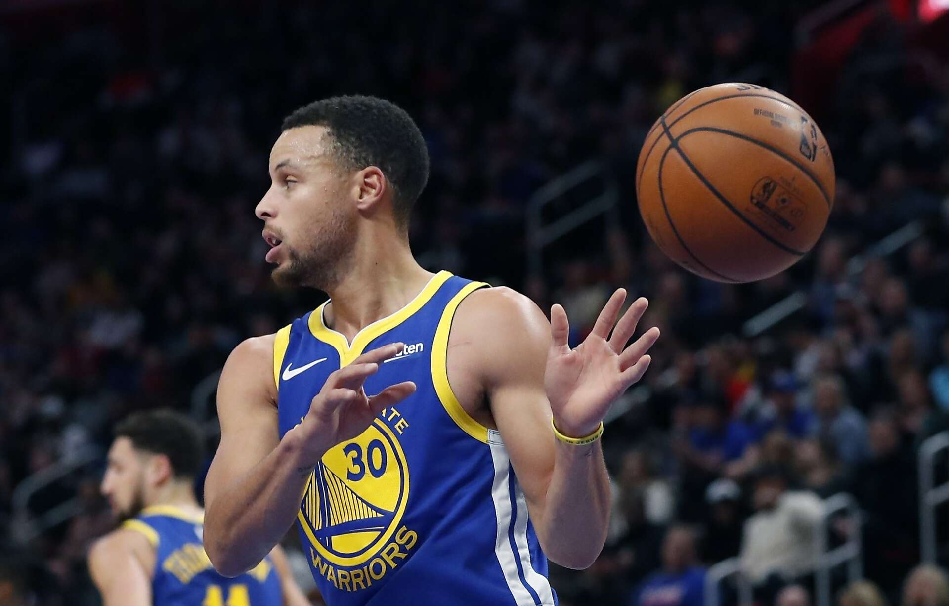 Stephen Curry shows signs of rust as Warriors fall to Pistons