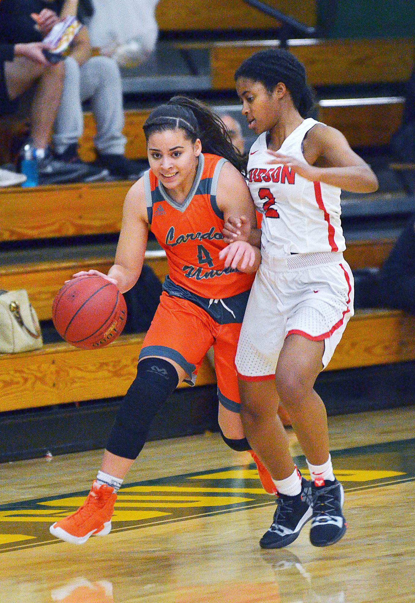 Lady Longhorns advance to semis