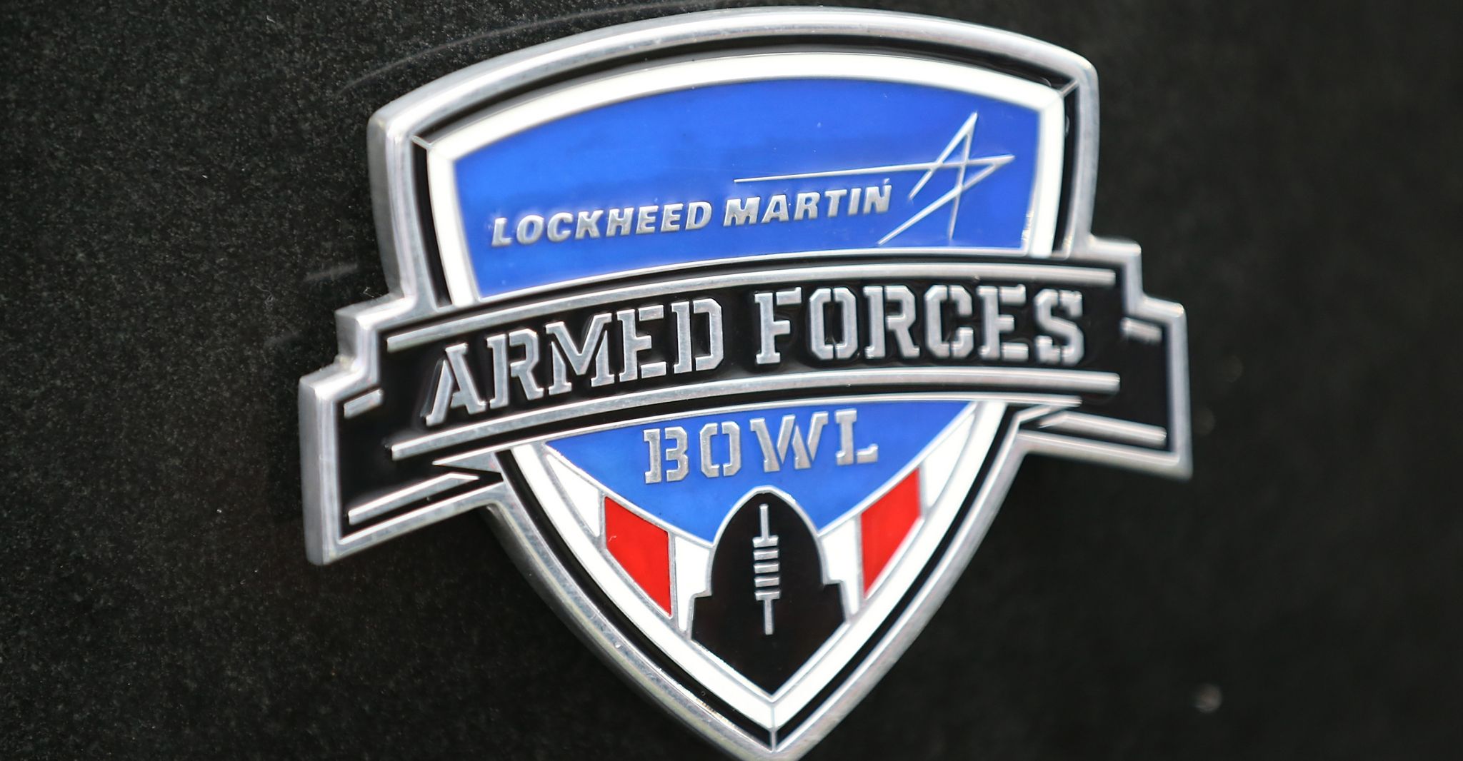 UH to play Army in Armed Forces Bowl