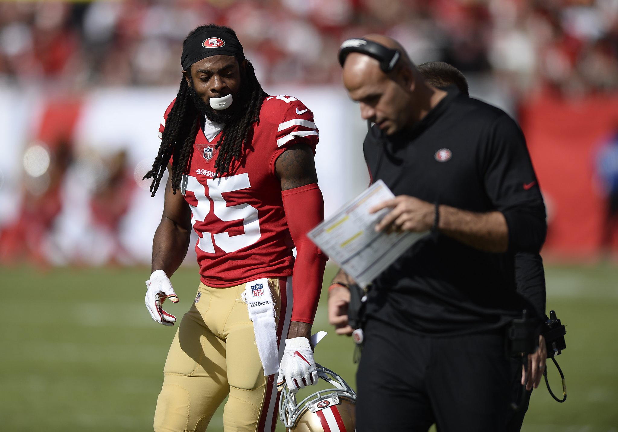 49ers’ Sherman, Seahawks’ Wilson exchange brief hug in warmups