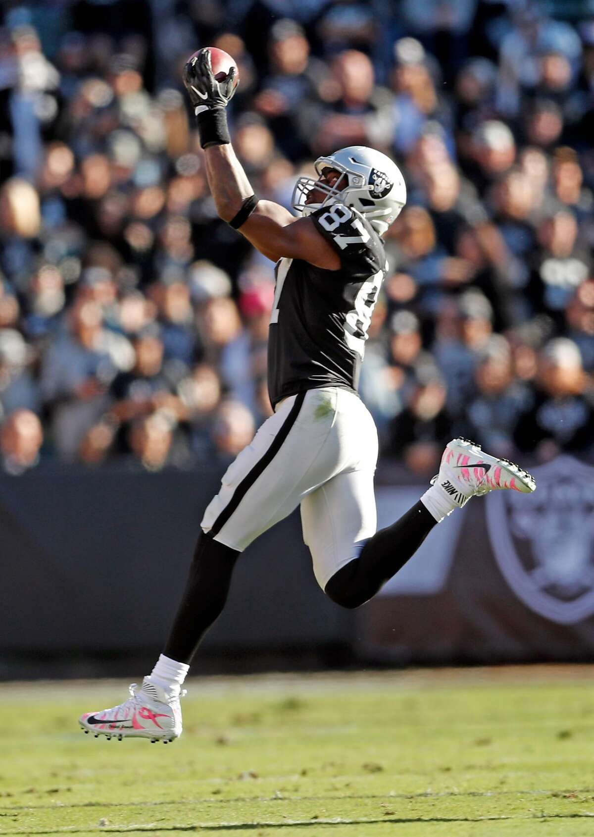 Raiders tight end Jared Cook shows worth with 6th TD of season