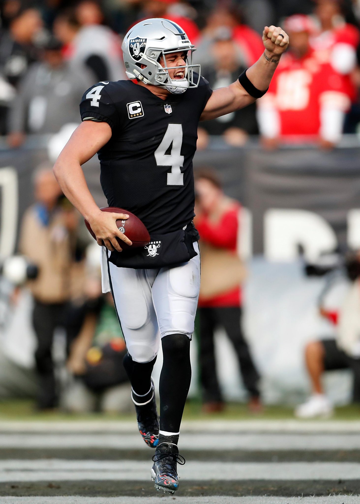 Raiders lose 40-33 shootout to Chiefs
