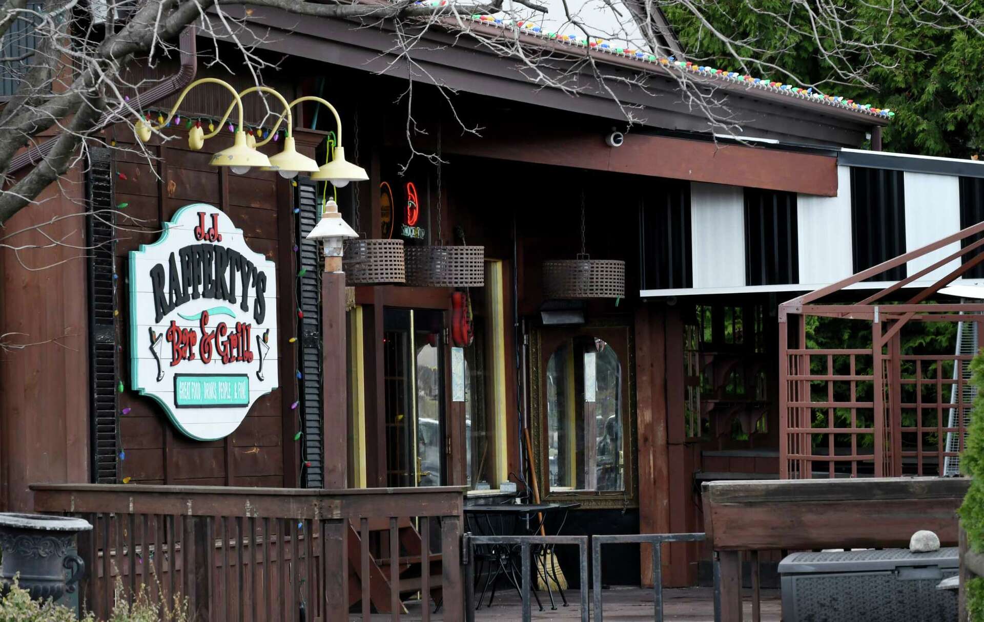 Last call for J.J. Rafferty’s, music bar for suburbanites