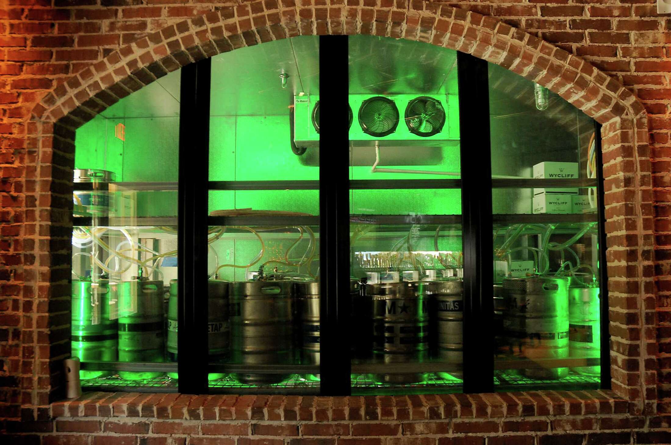 Jack & Gingers brings Irish pub concept to Midtown
