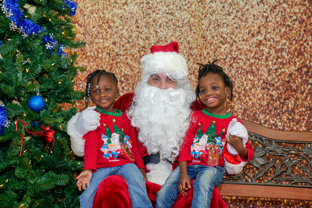 Dear mall Santa, all I want for Christmas is to be you (Opinion)