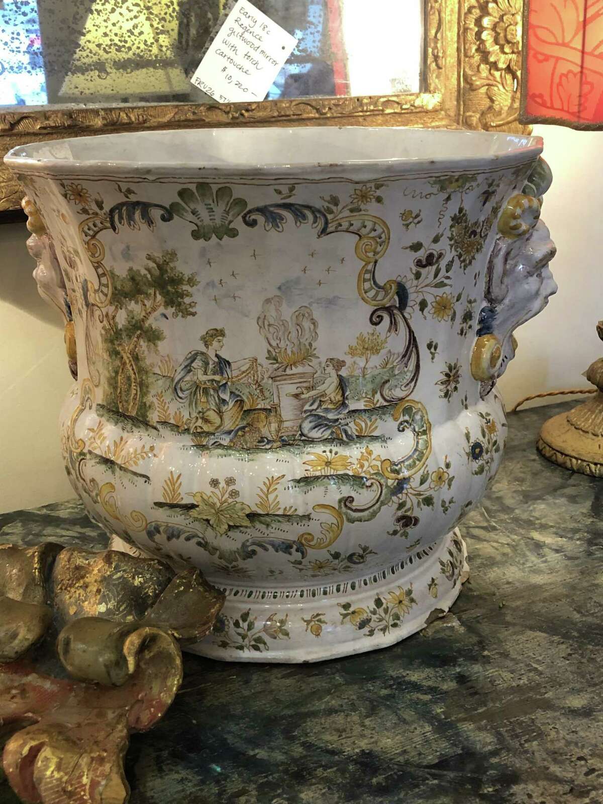 A guide to antiquing in New Orleans