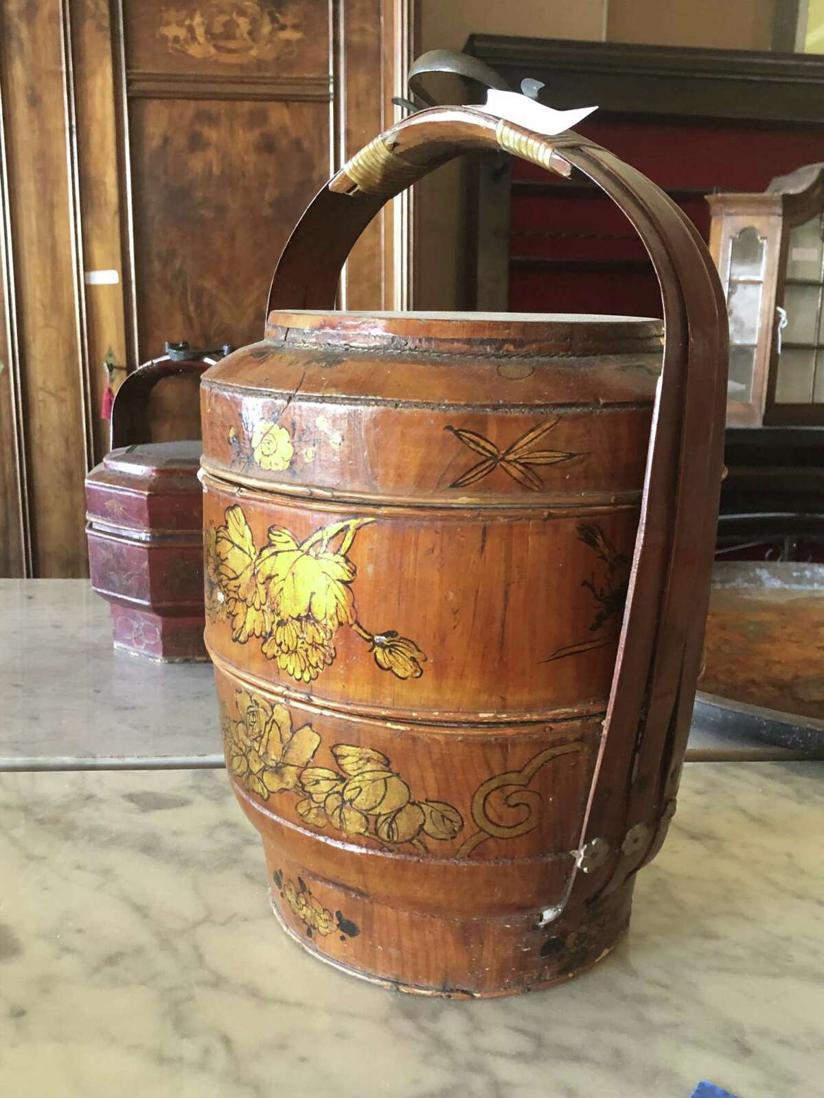 A guide to antiquing in New Orleans