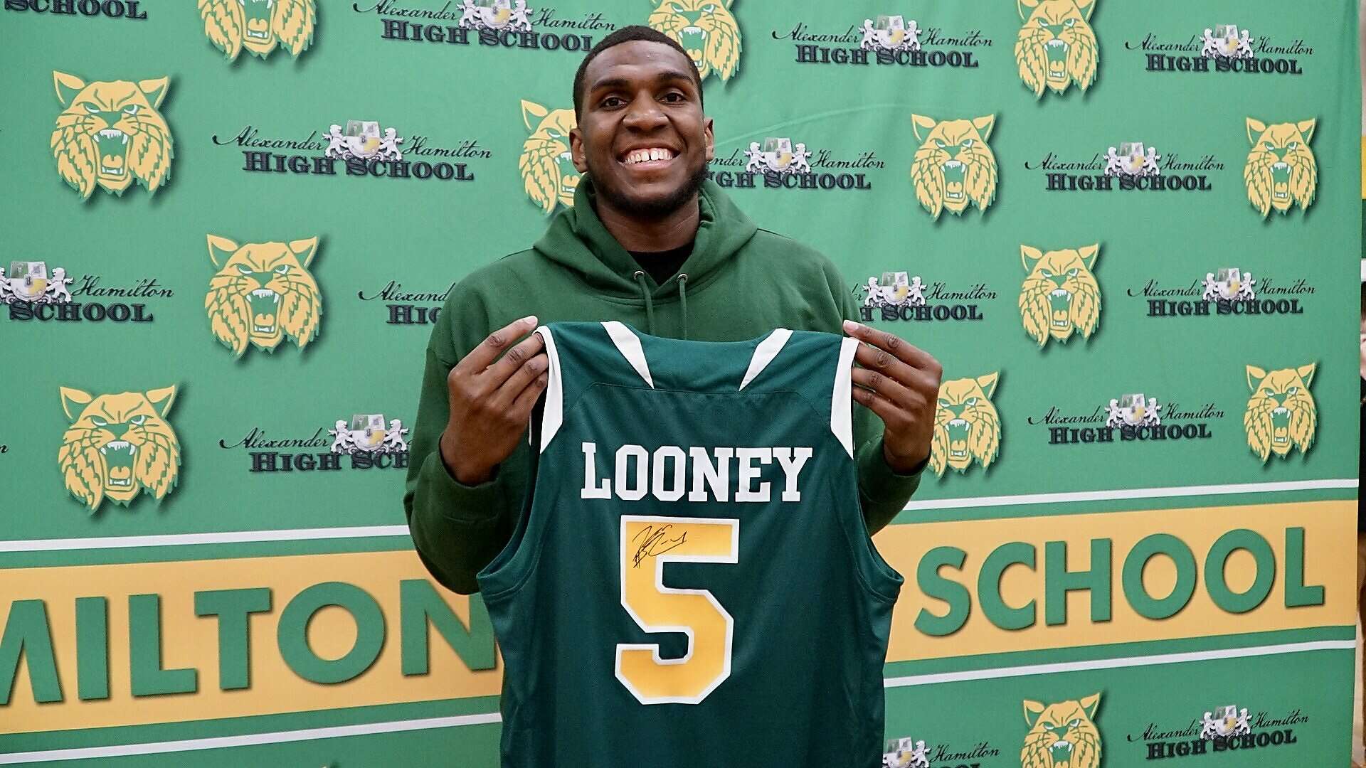Kevon Looney’s high school retires his jersey in a bittersweet celebration