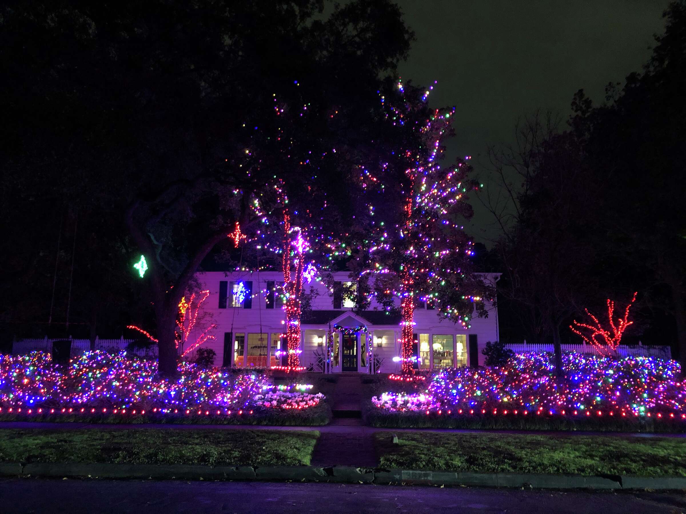 The best River Oaks Christmas light displays this year