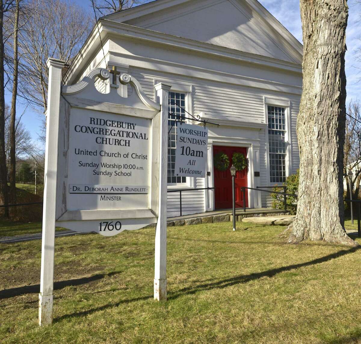 New Ridgebury church pastor fills void, brings new energy