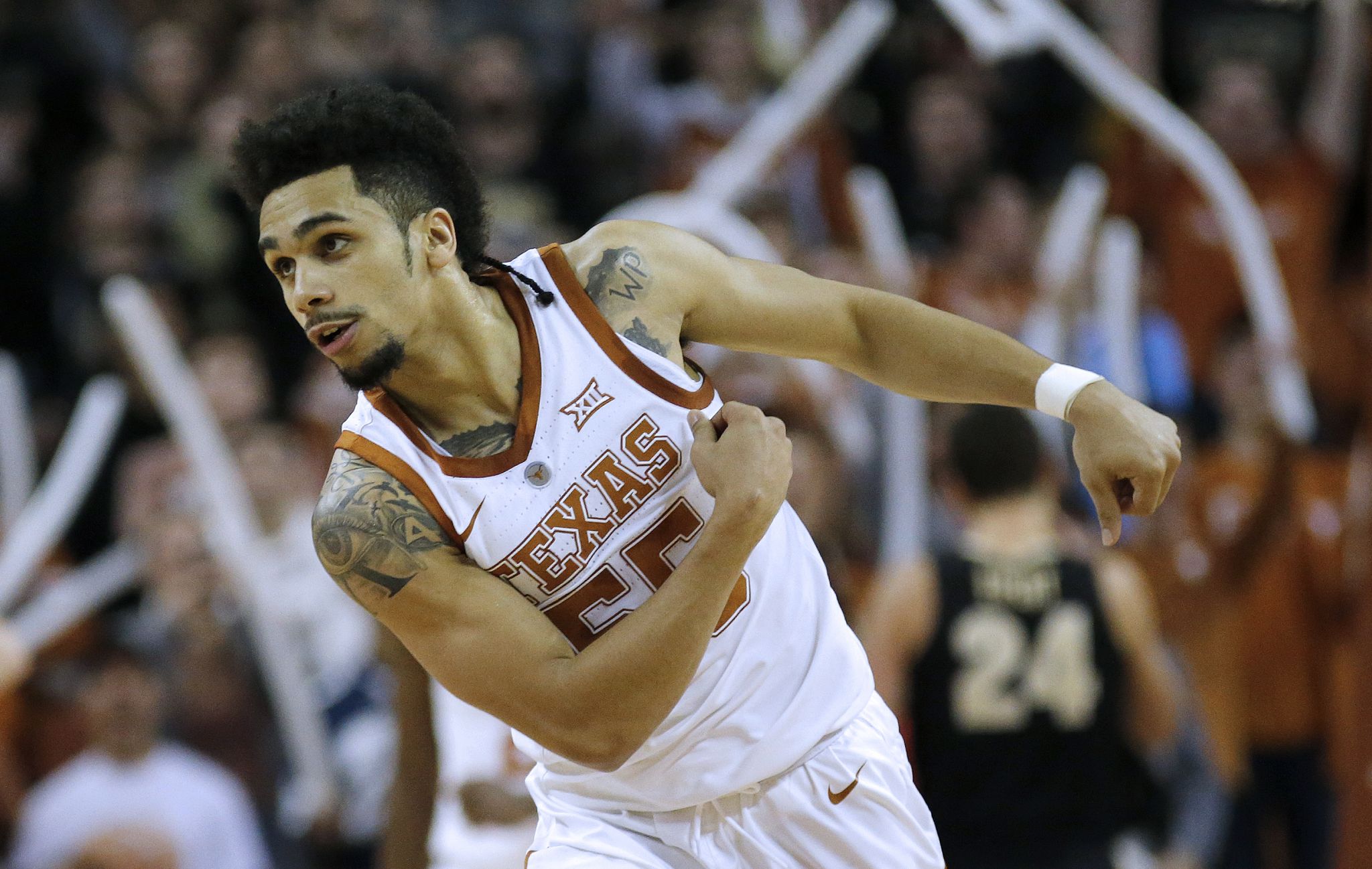 From Ontario to Austin: UT's Elijah Mitrou-Long enjoying the journey