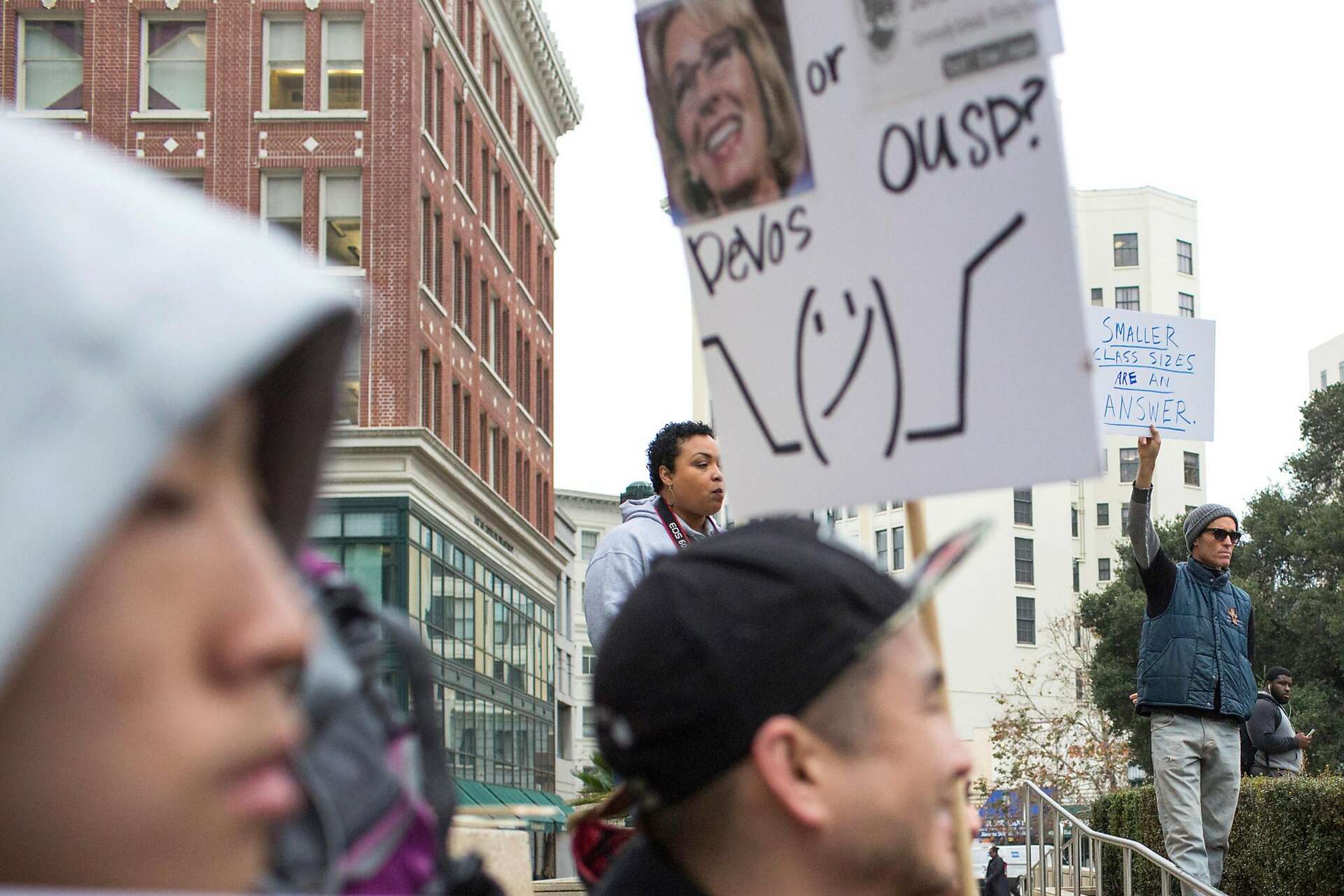 Oakland High teachers walk out to protest pay; district considers ...