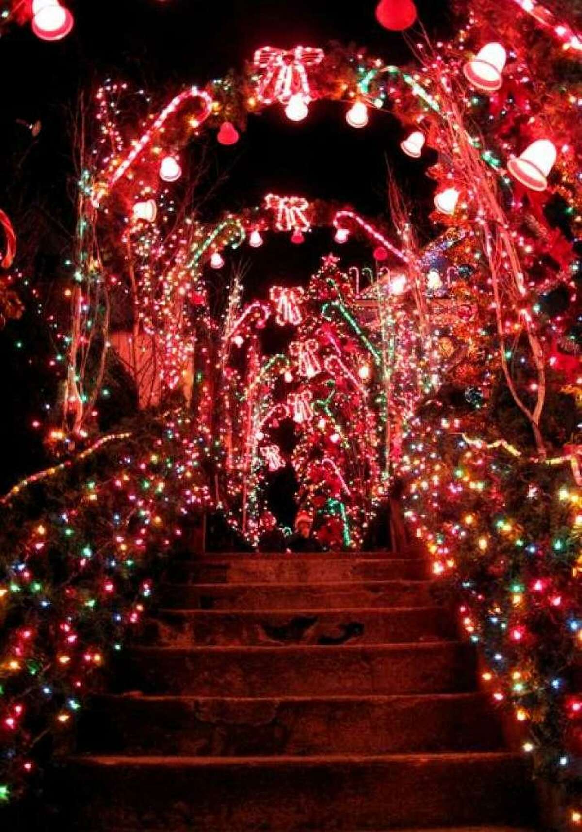 Torrington Christmas House owners can stay, but not for long