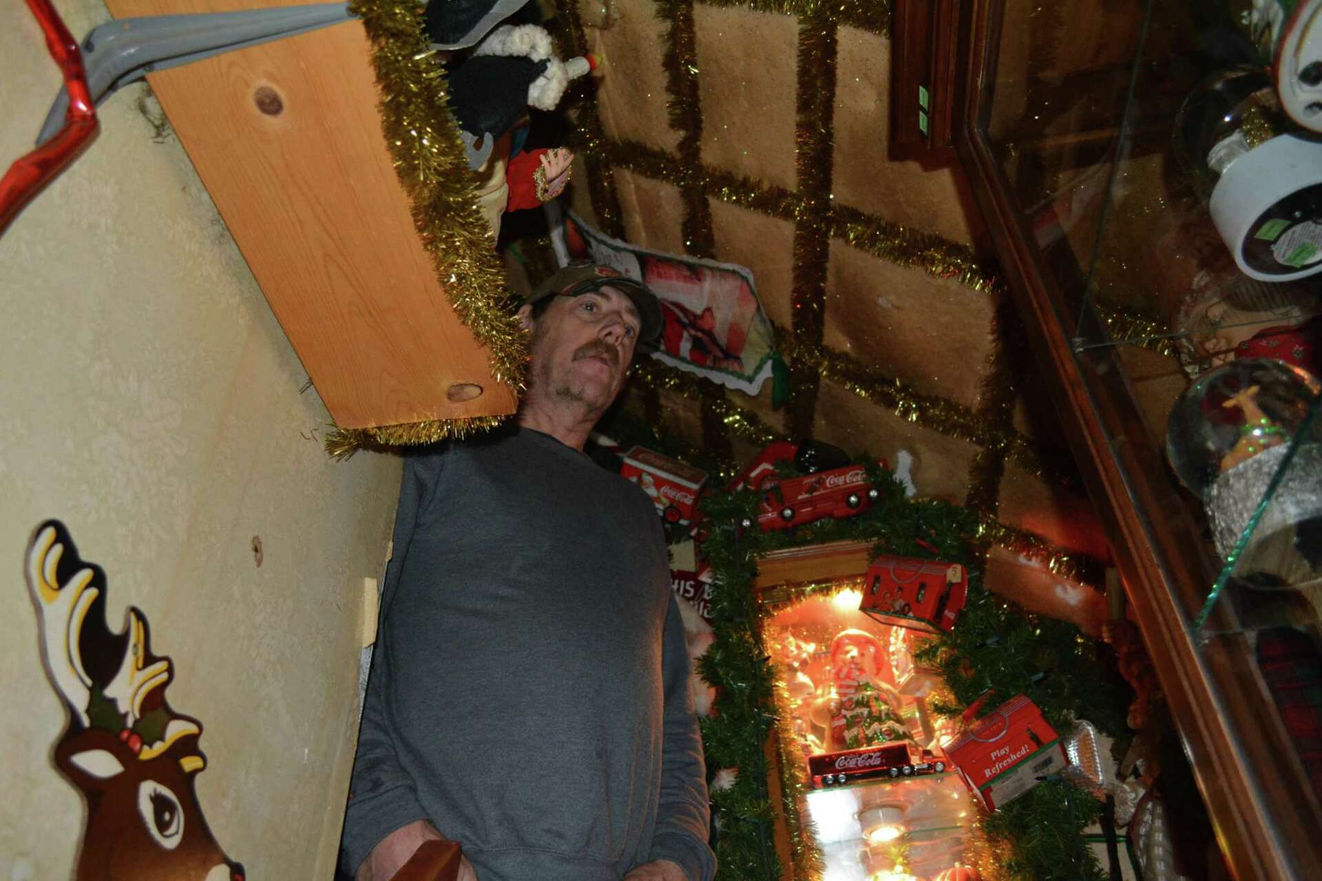 Torrington Christmas House owners can stay, but not for long