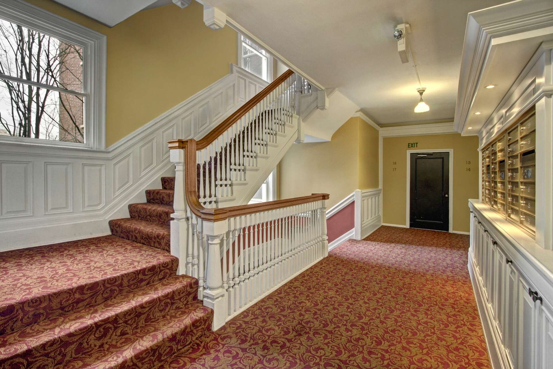 Step back in time with pristine Old Colony condo