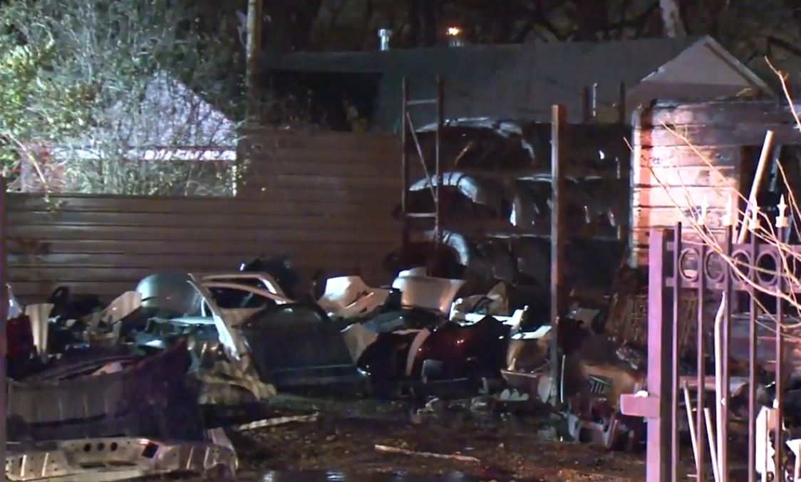 Fire destroys auto shop in north Harris County