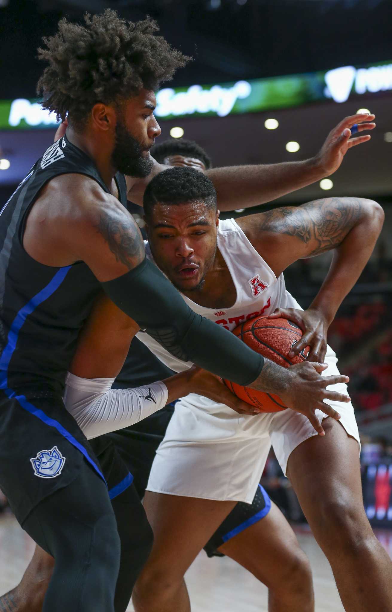 Corey Davis Jr. late game 3-pointer gives Cougars edge over Saint Louis ...