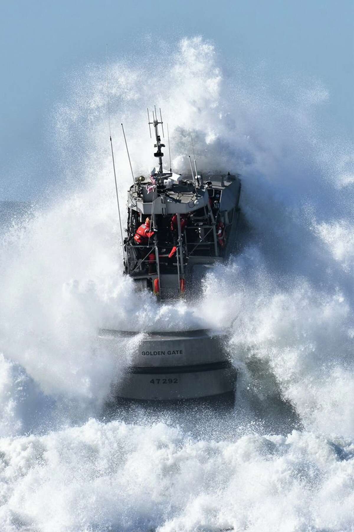 Coast Guard training in gnarly surf at SF's Ocean Beach caught on camera