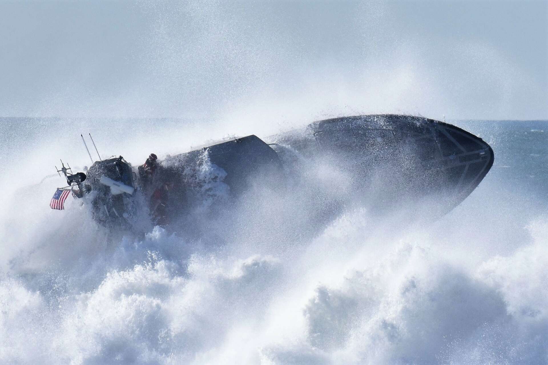 Coast Guard training in gnarly surf at SF's Ocean Beach caught on camera