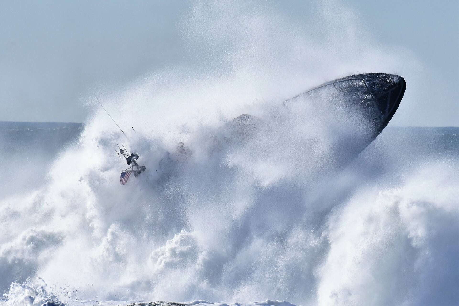Coast Guard training in gnarly surf at SF's Ocean Beach caught on camera