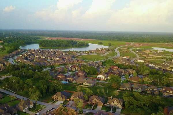 Sienna Plantation climbs to top spot for home building ...