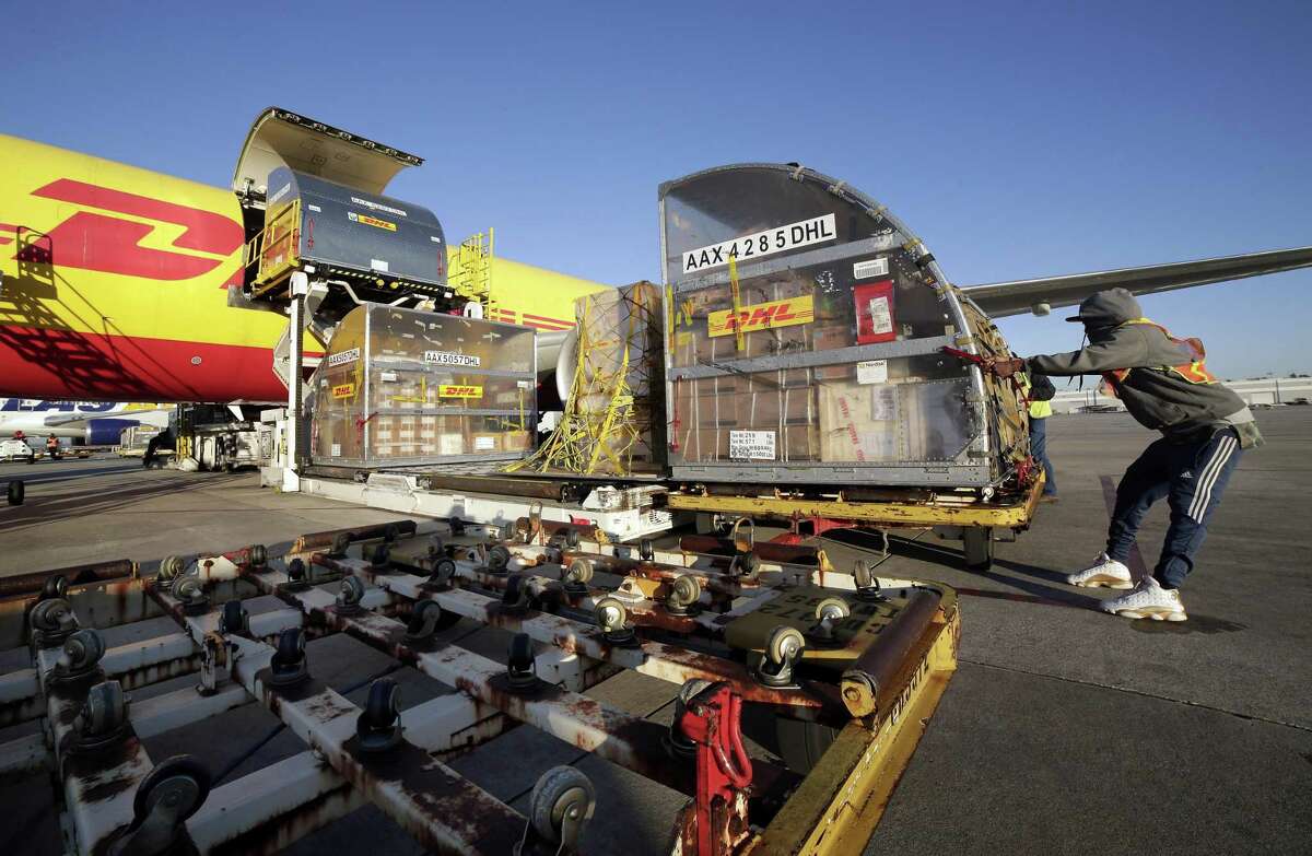 FedEx, DHL coming to town bearing holiday packages