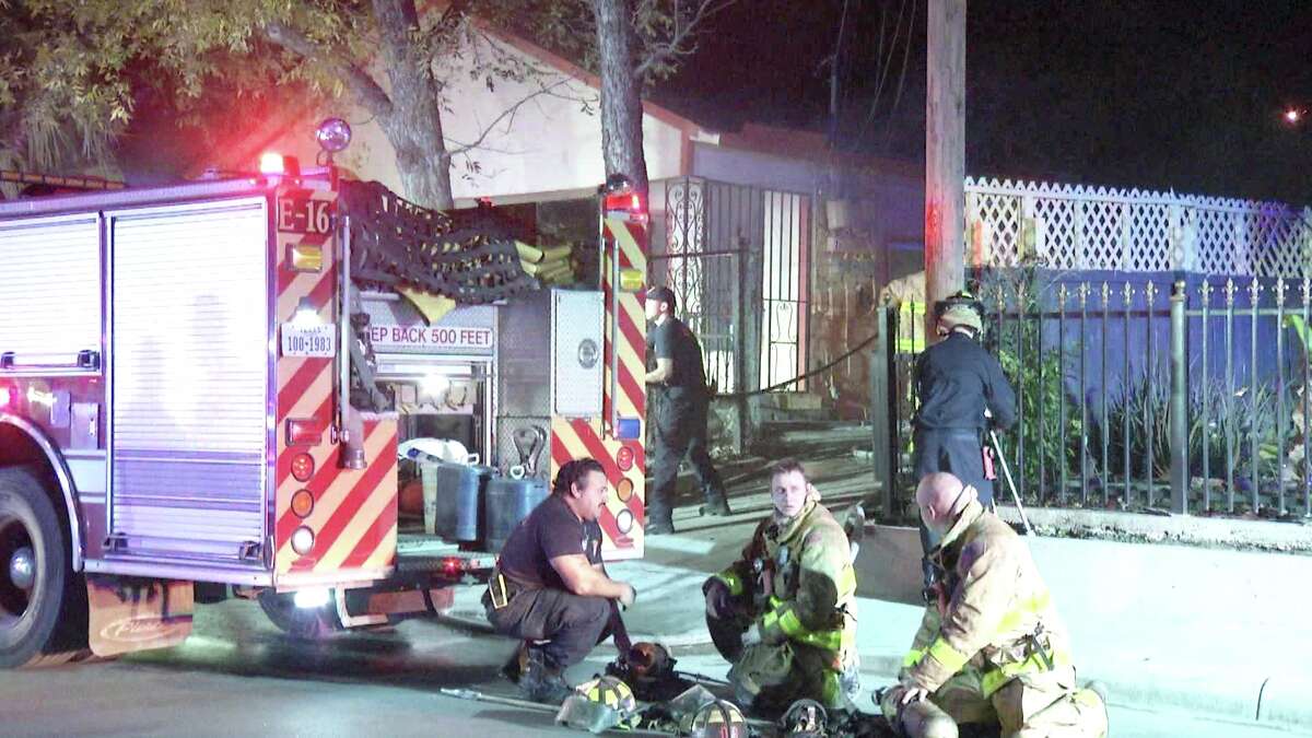 Suspect in custody after fire at apartment complex near downtown San ...