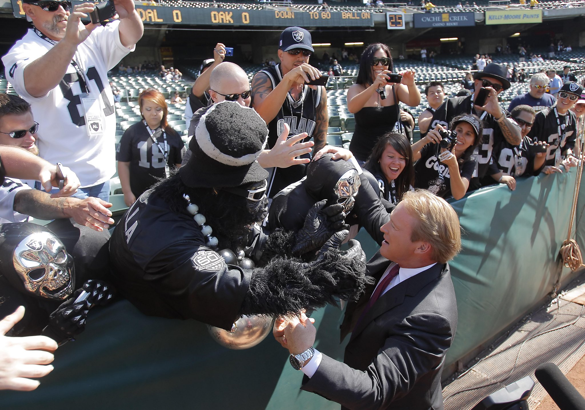 Raiders approach ‘sad’ possibility of final game in Oakland